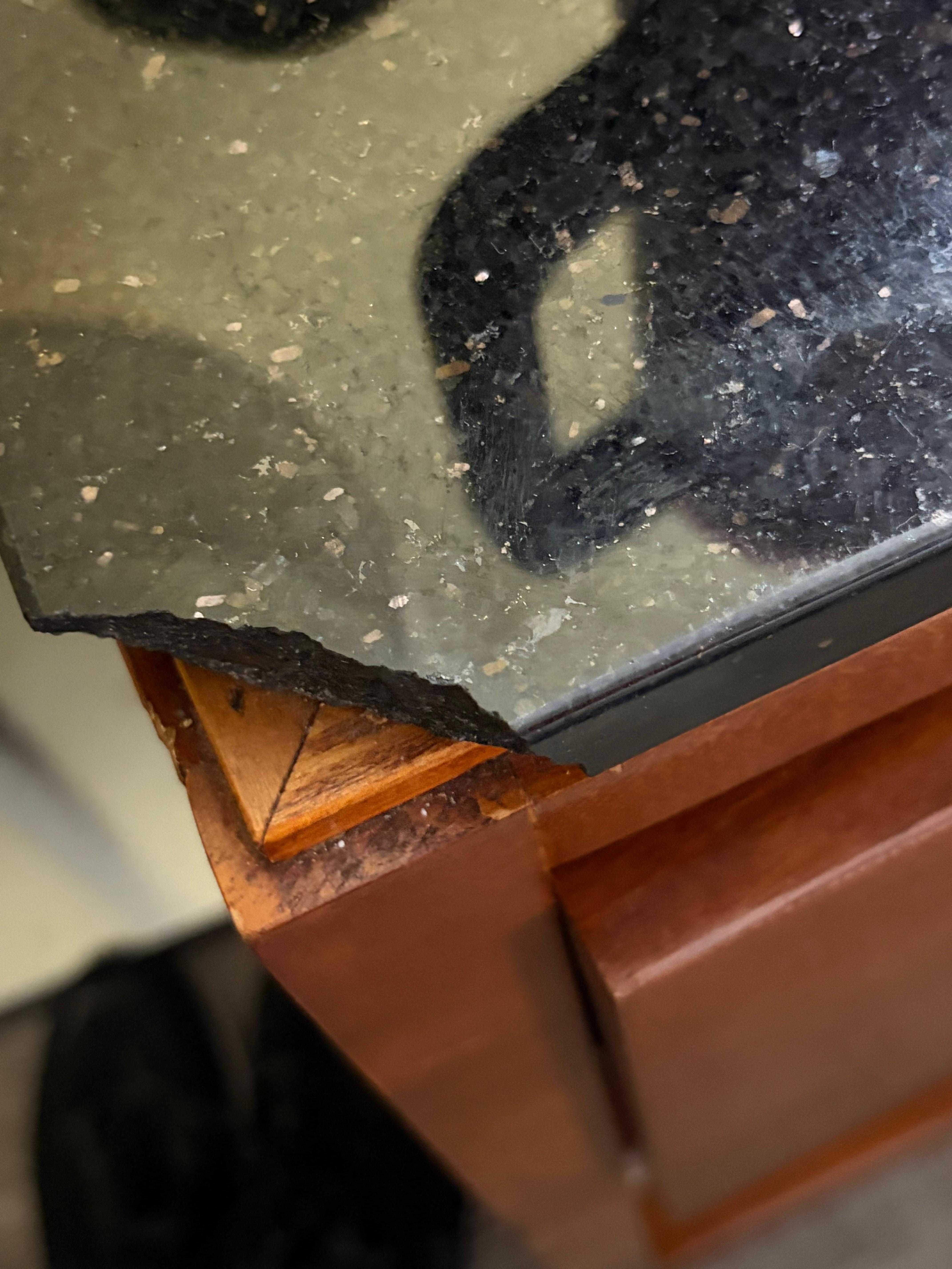 This was broke, why would you rent this room before having it repaired? 