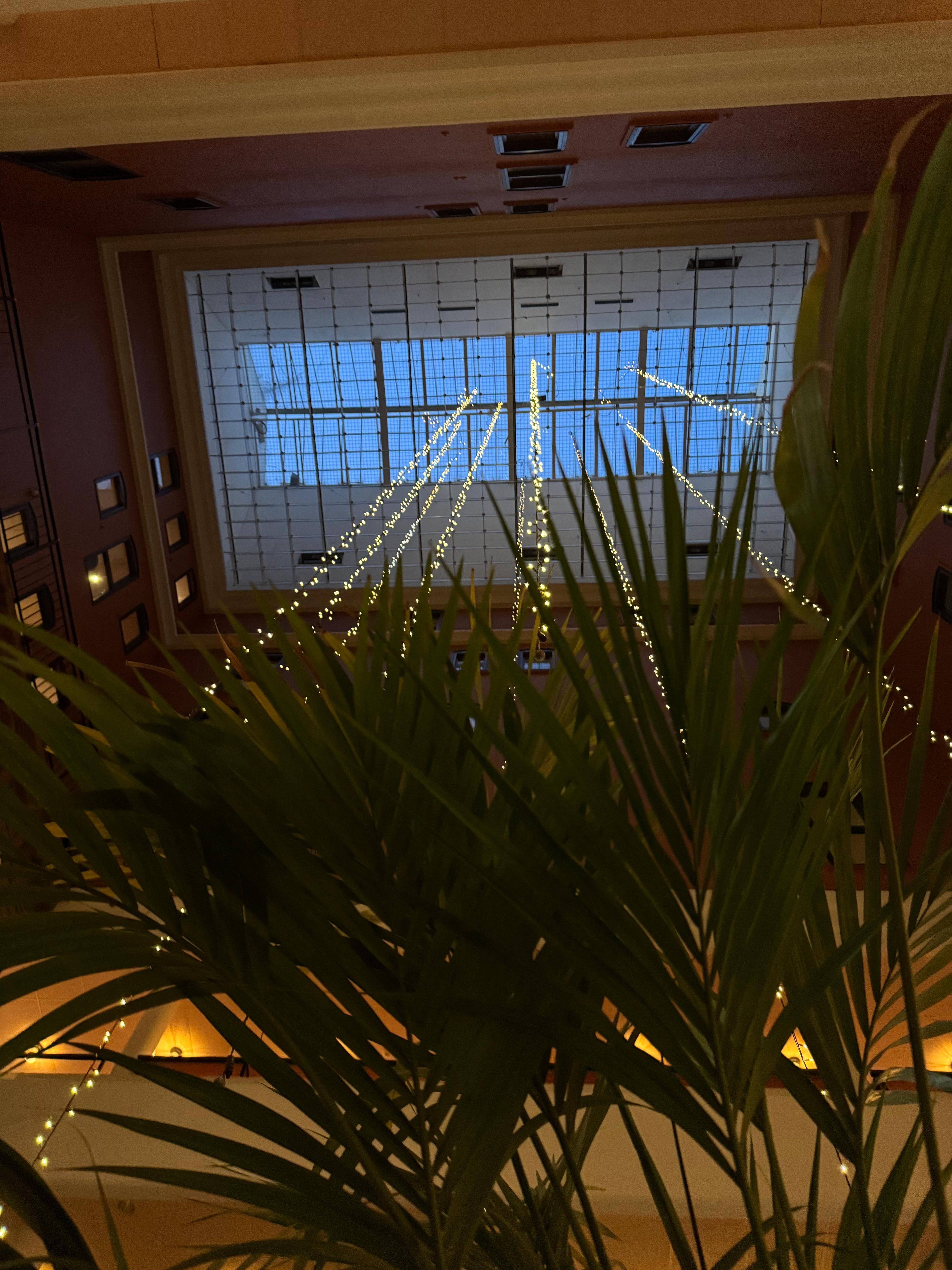 Lobbyn med häftig dekoration