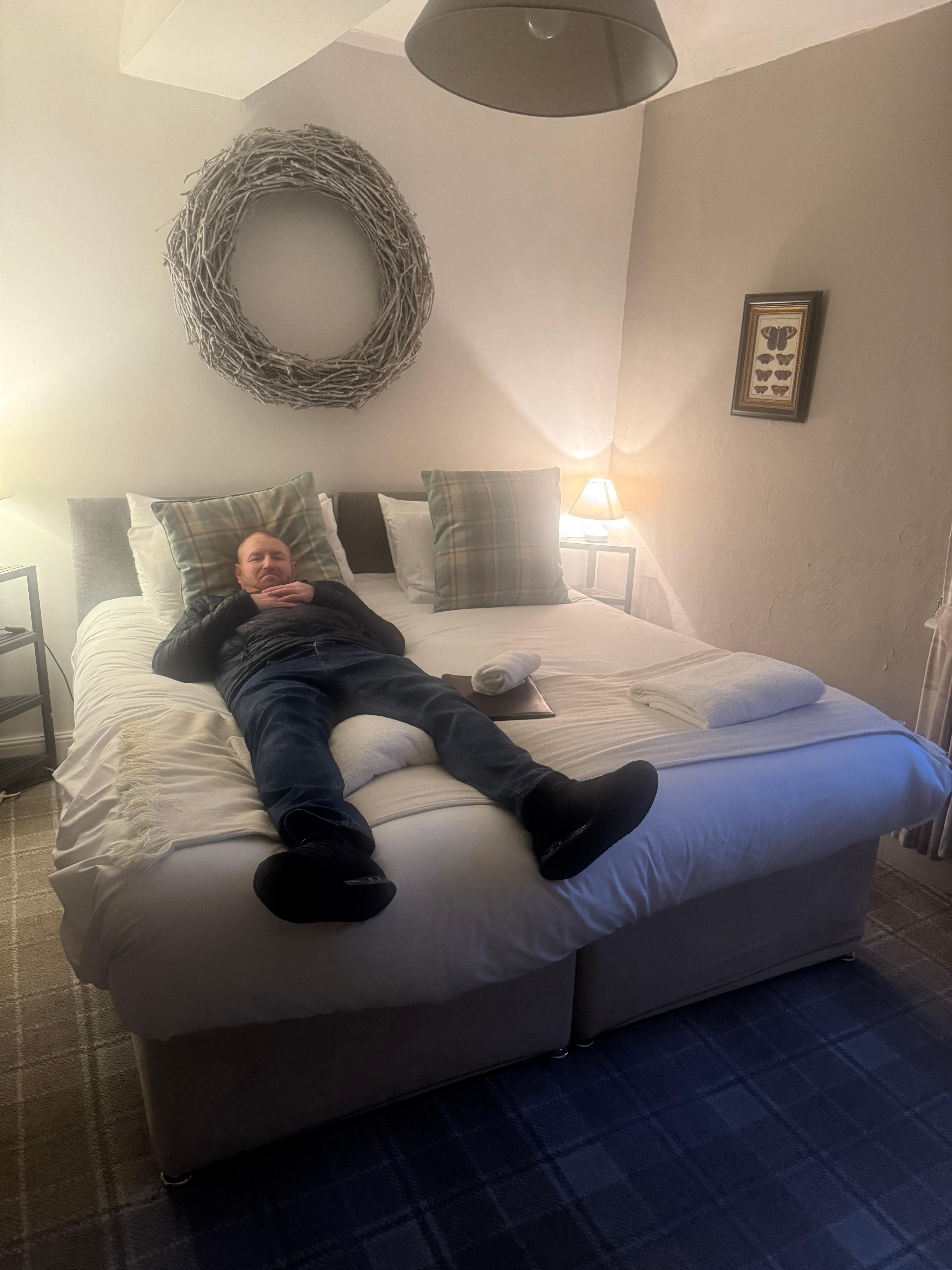 Massive bed 6ft 2 man for context 😂