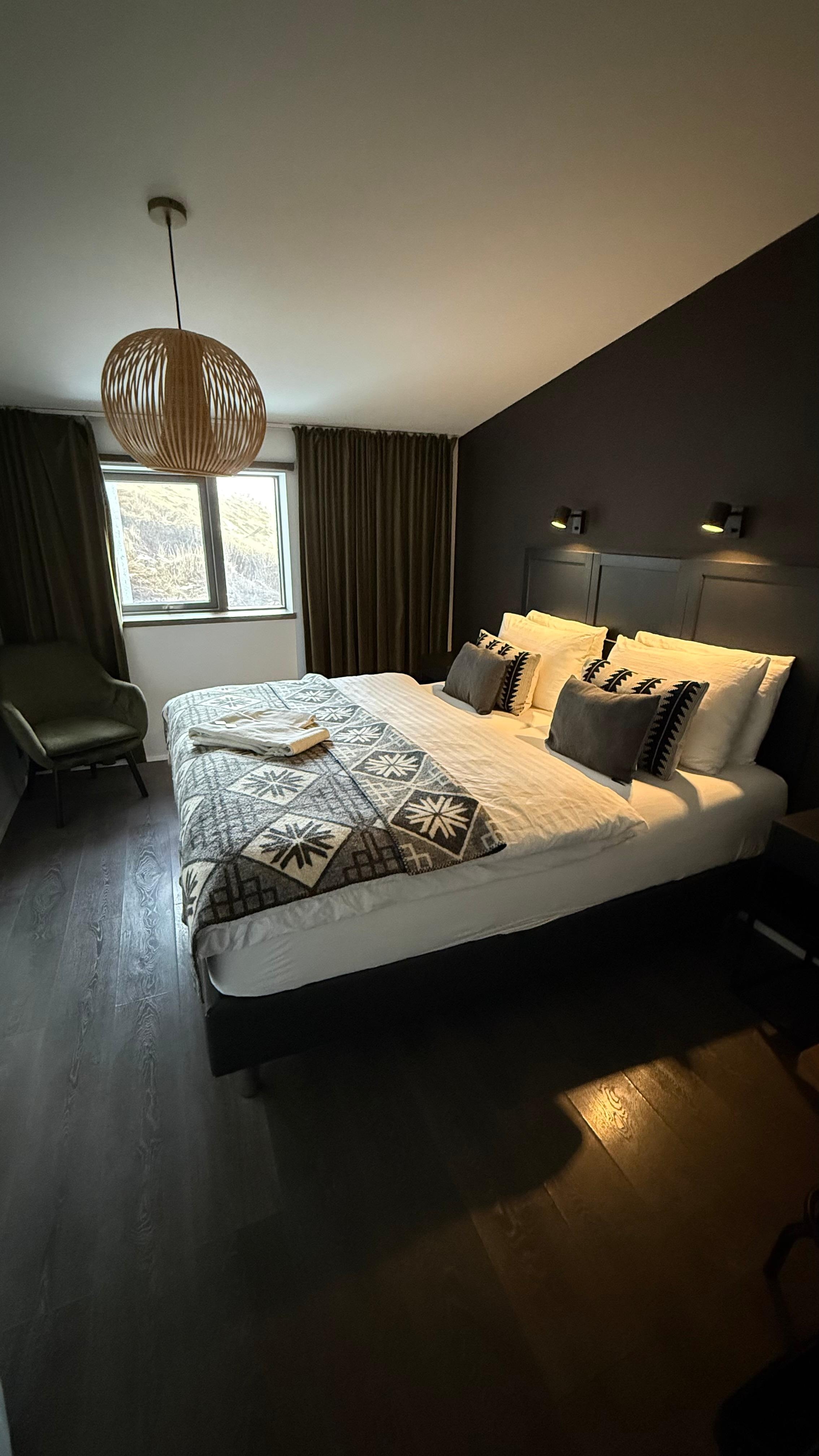 Only good thing is the room is cozy 