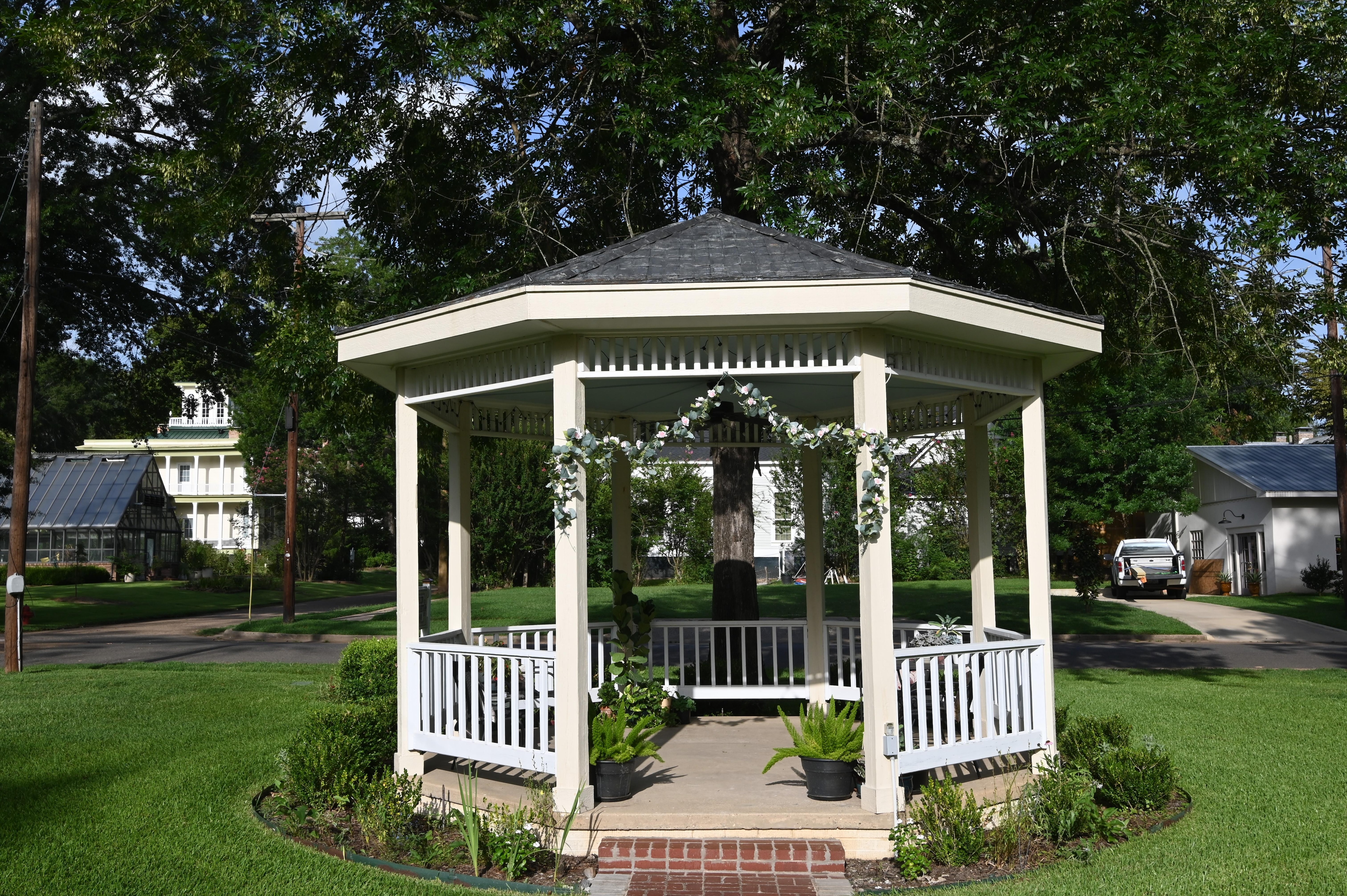 The gazebo was also beautiful and had a ceiling fan and was lighted at night.  We drank our morning coffee at the gazebo while waiting for breakfast.  
