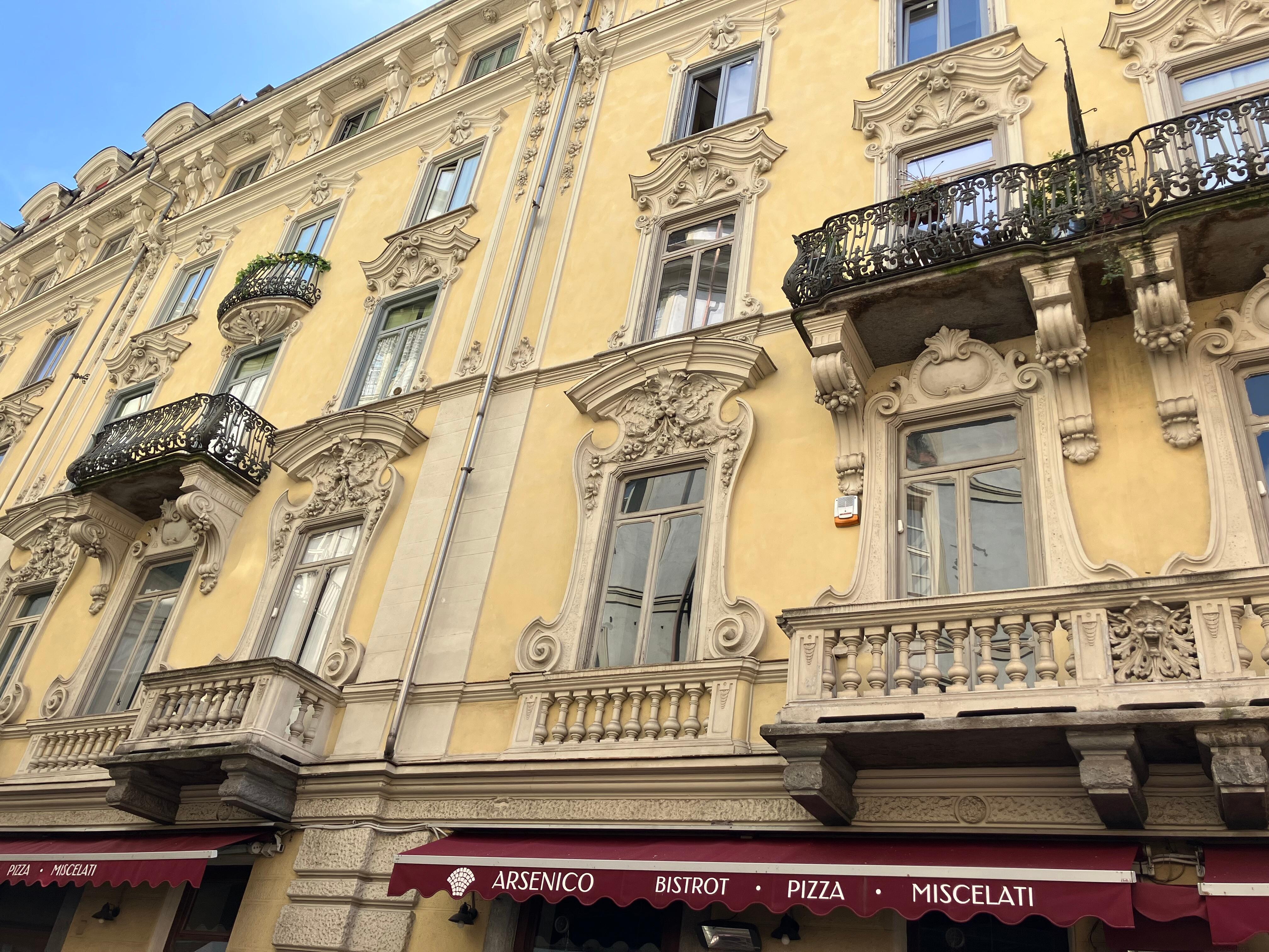 Restaurant around the corner from Porta Palace