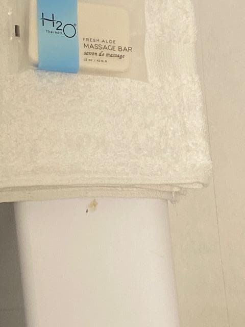 TUB NOT CLEAN