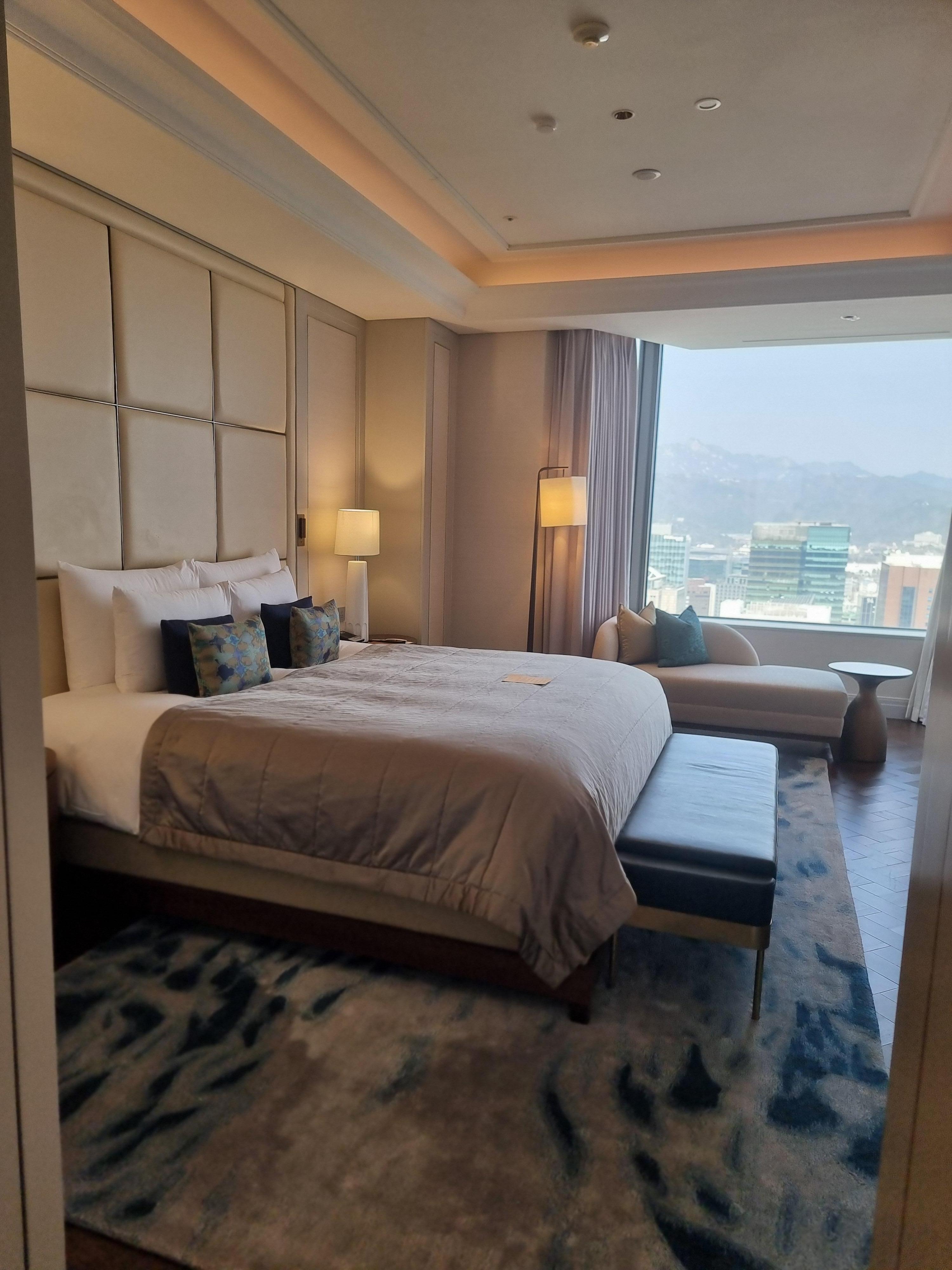 The bed is one of the reason I return to this hotel.