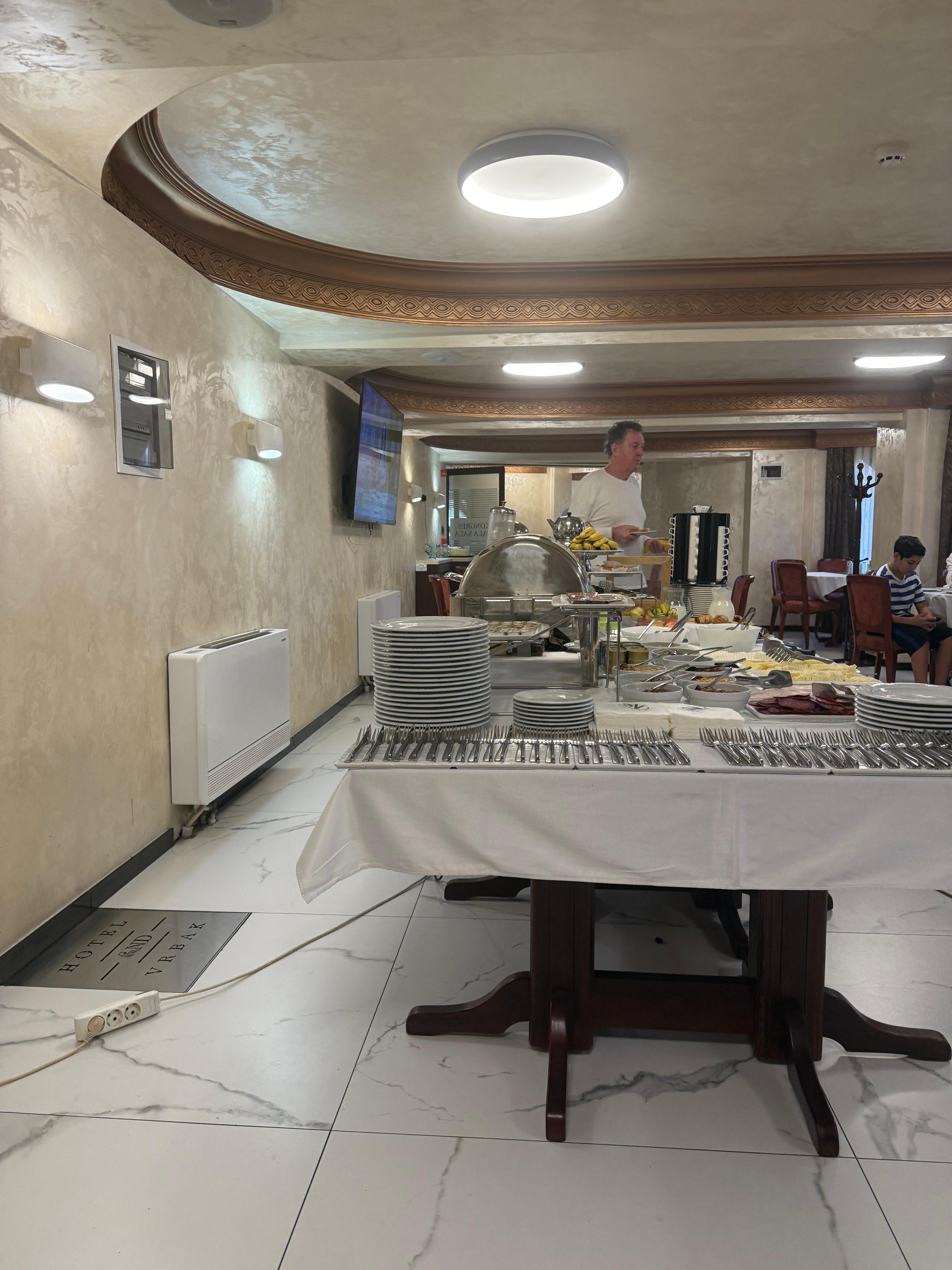 Dining room for breakfast 