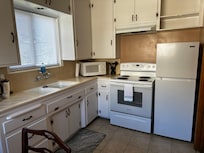 Full kitchen