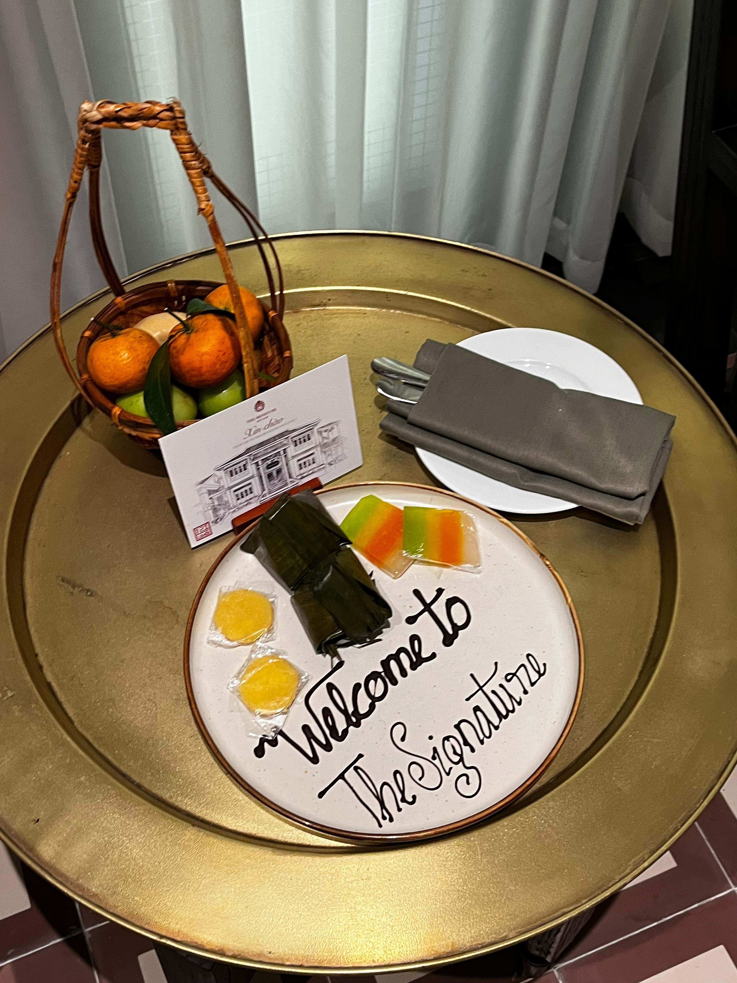 Hand written postcard to welcome us was a very nice touch