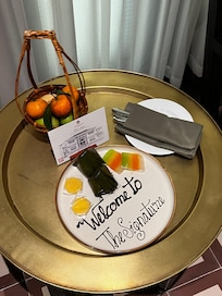 Hand written postcard to welcome us was a very nice touch