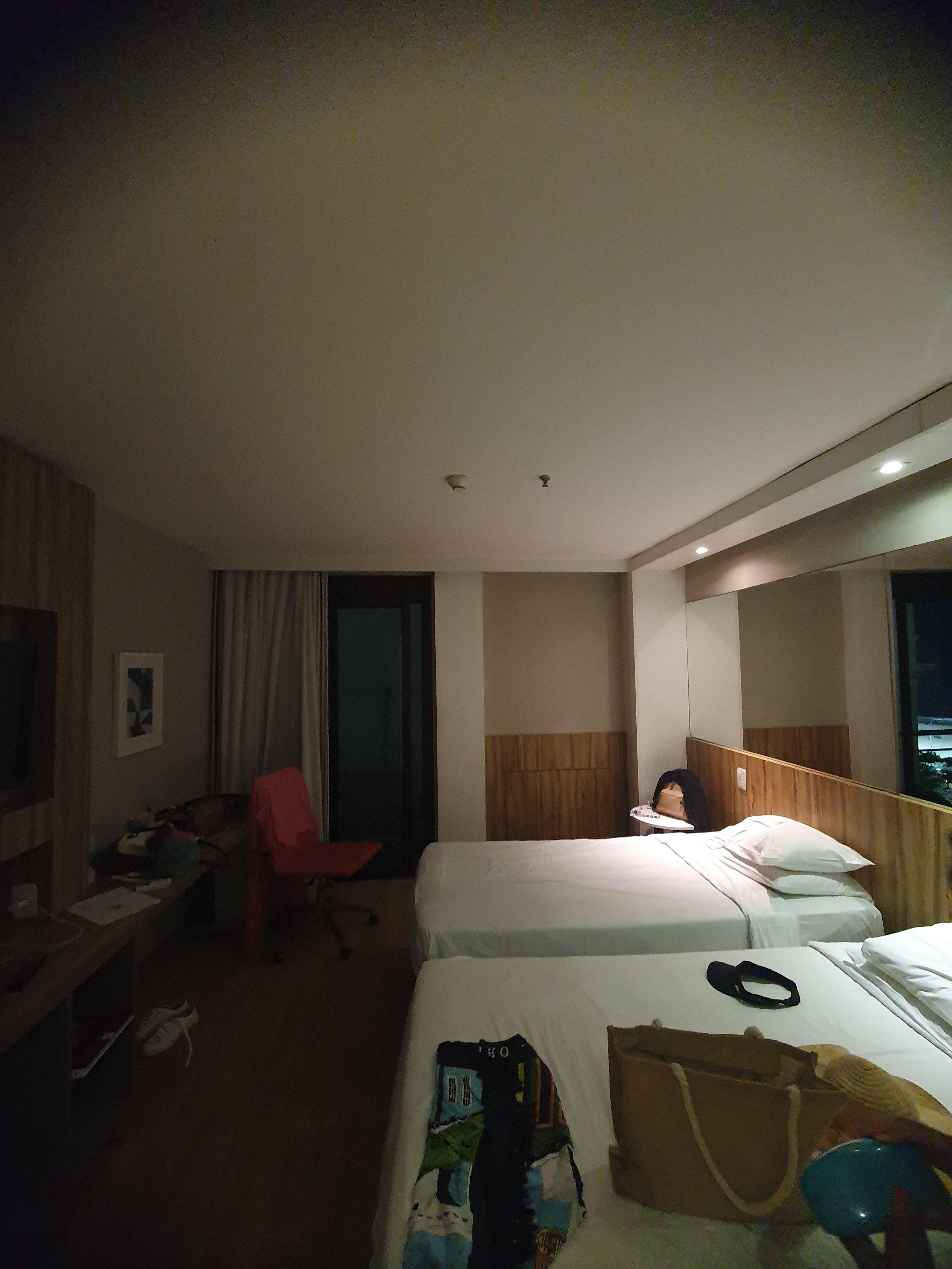 quarto muito escuro