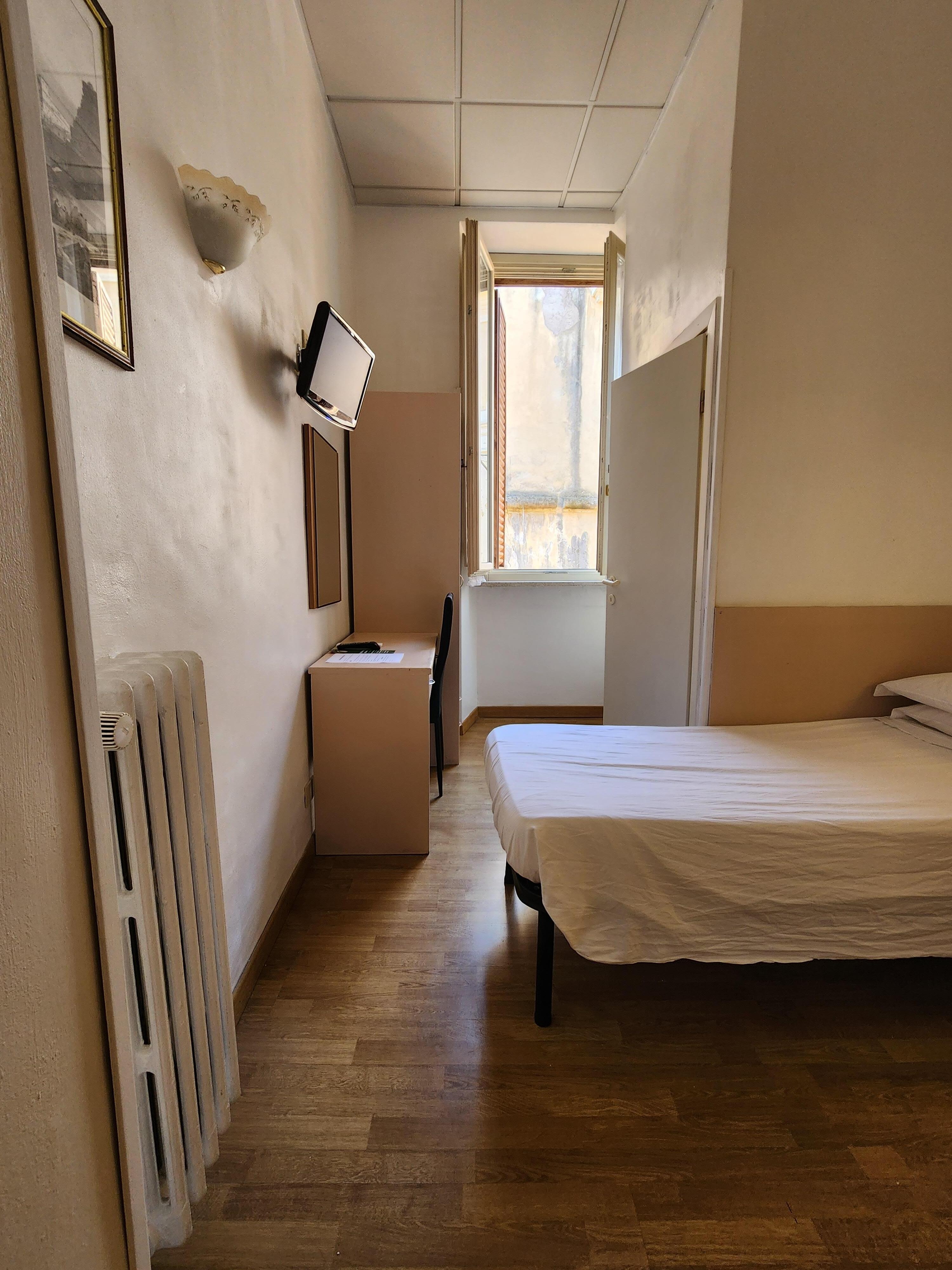 Hotel Julia in Rome: Find Hotel Reviews, Rooms, and Prices on Hotels.com