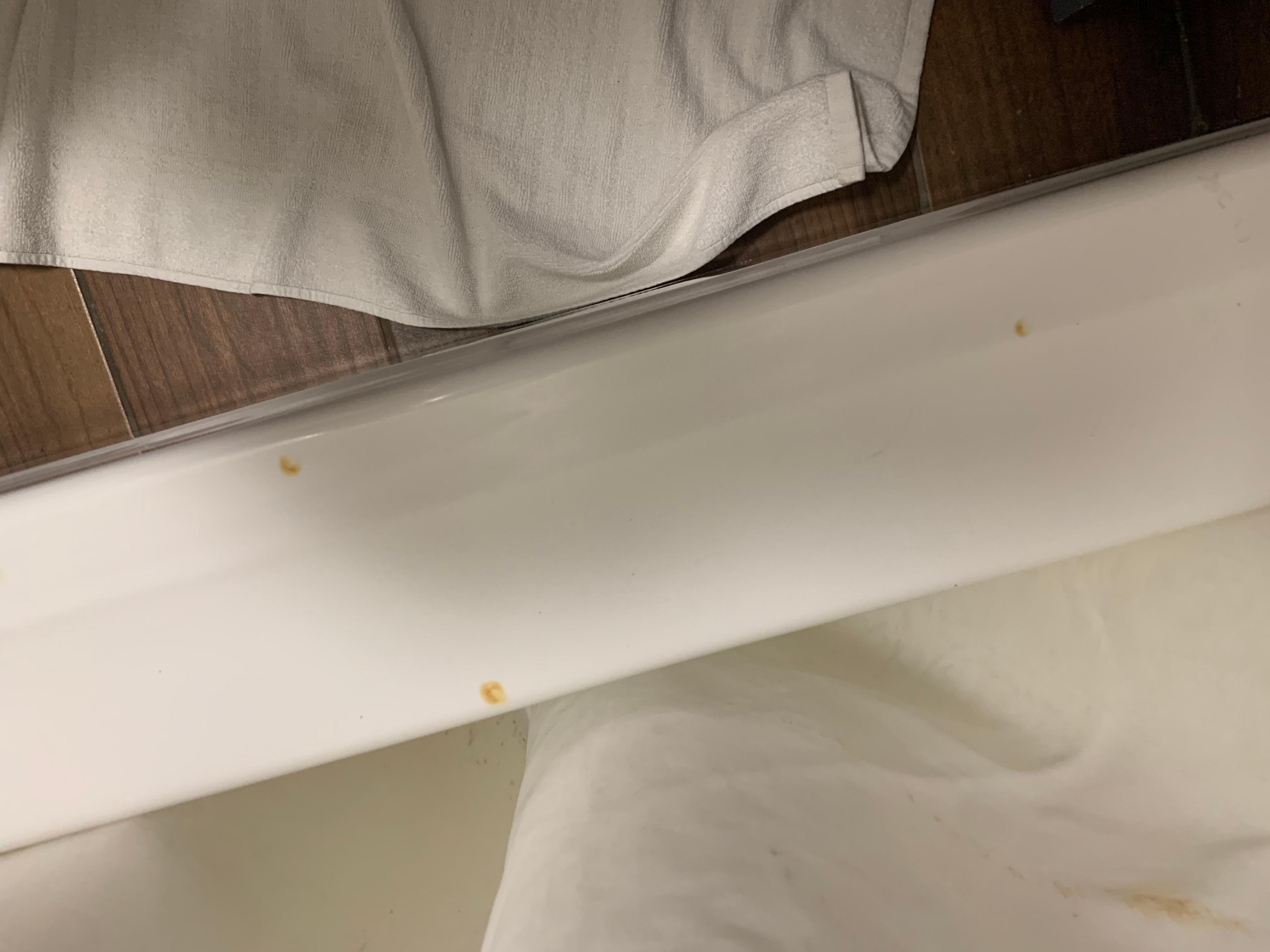 Burn marks on the tub