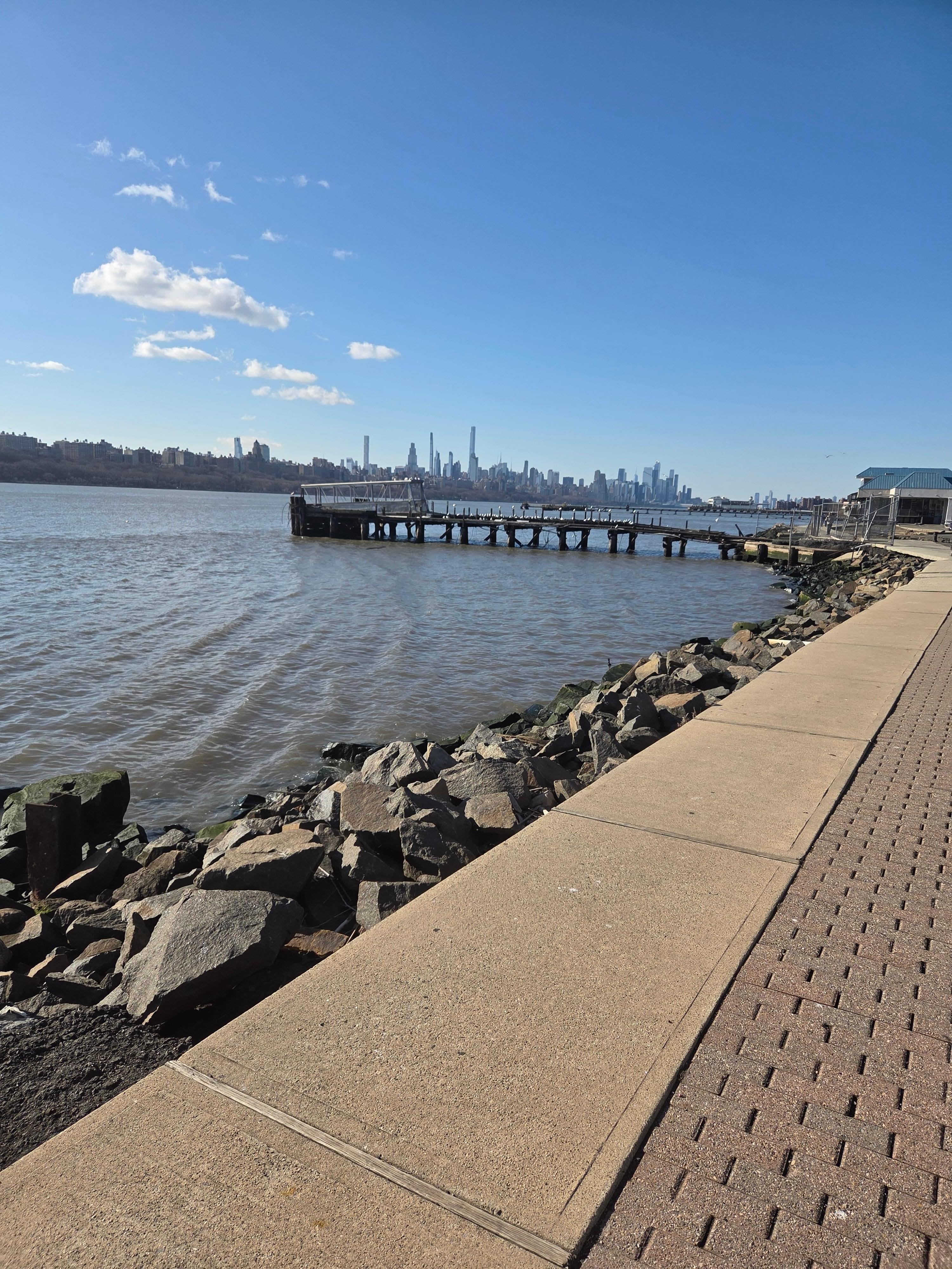 Boardwalk past hotel