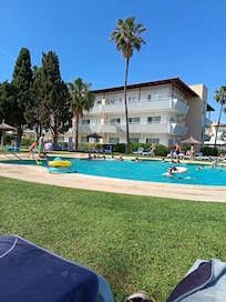 Piscine extérieure chauffée