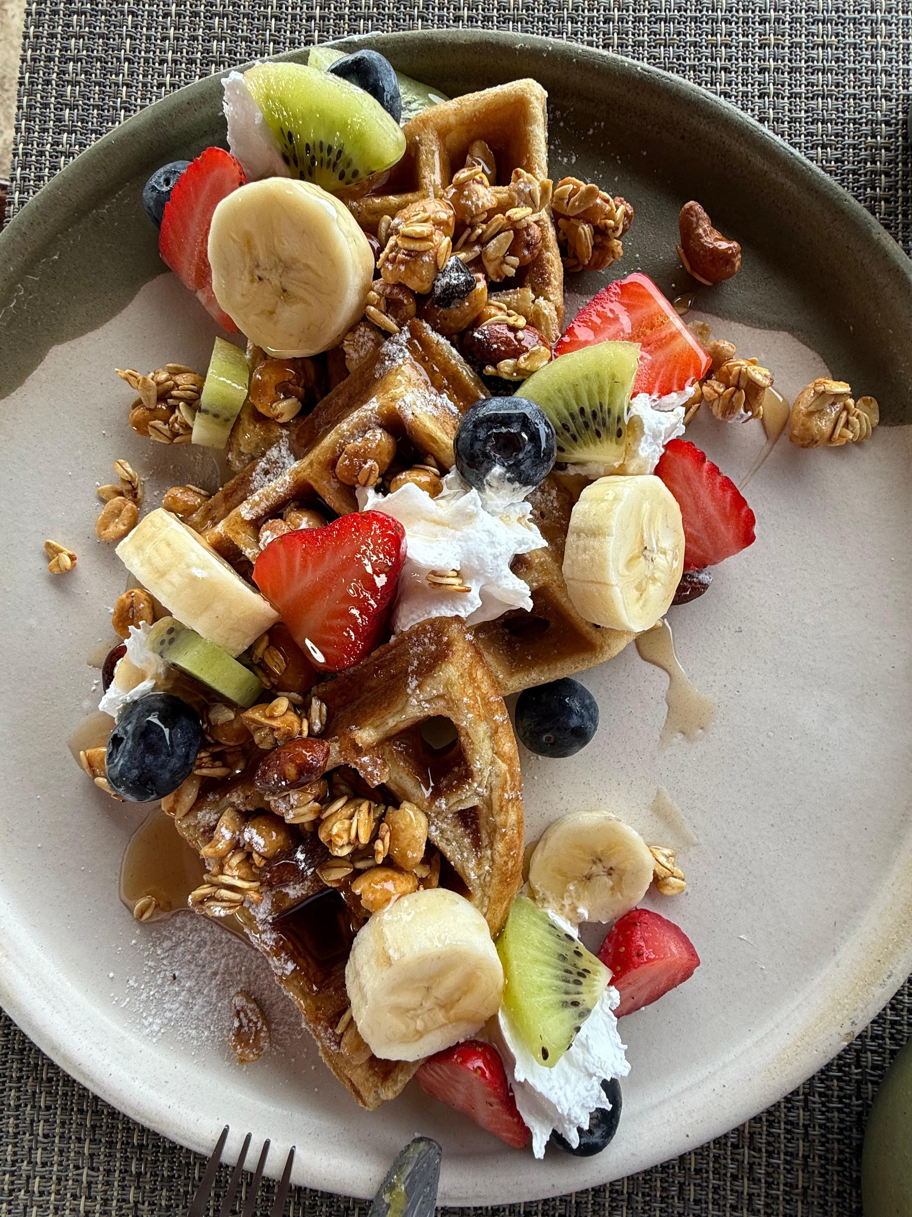 Waffle with fruit and granola 