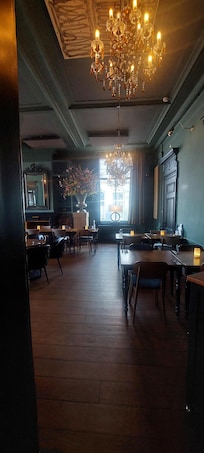 Resepsjon/bar/inngangsområde