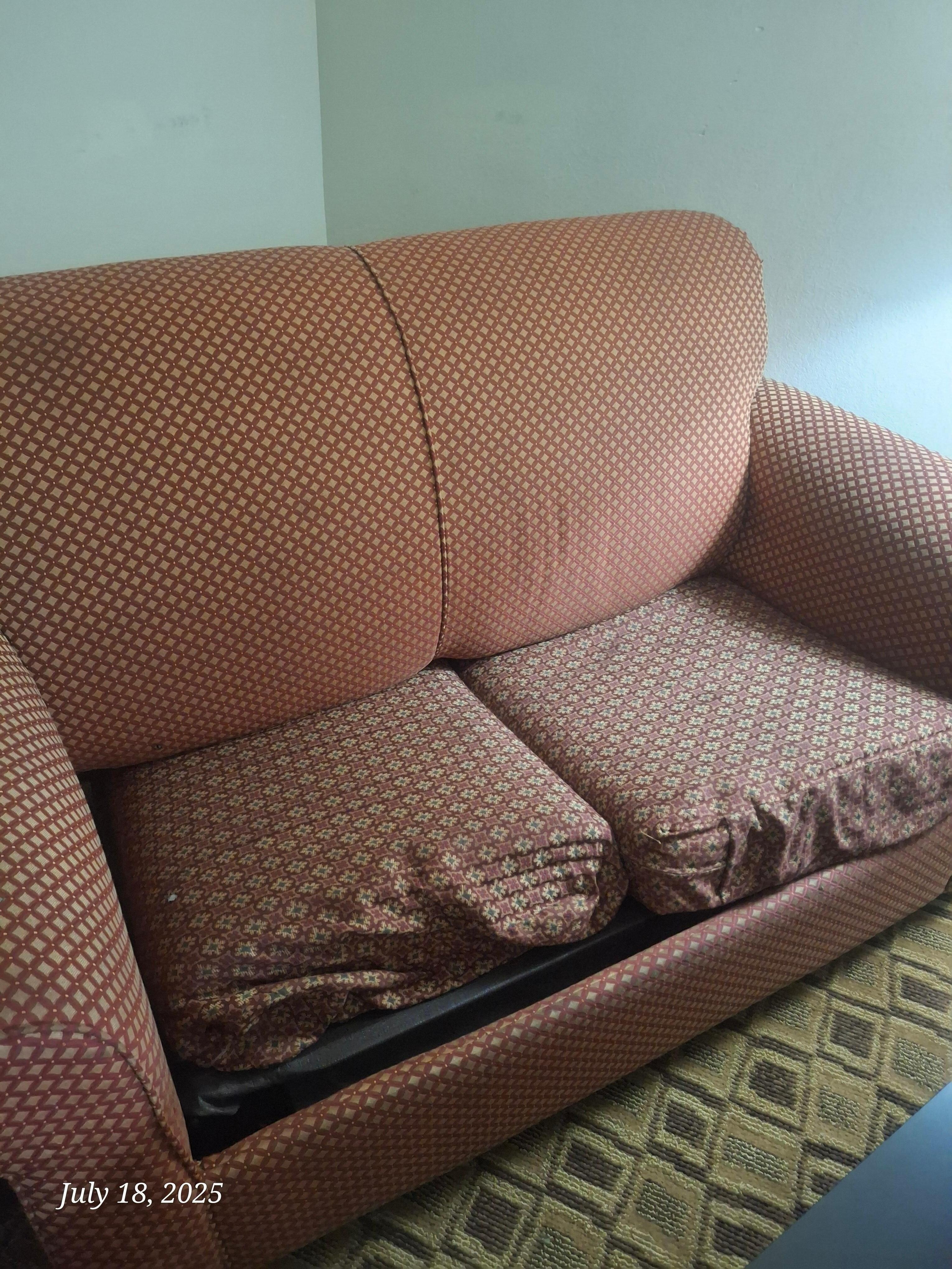 Couch/hideabed