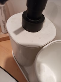 Skitiga ytor i badrummet