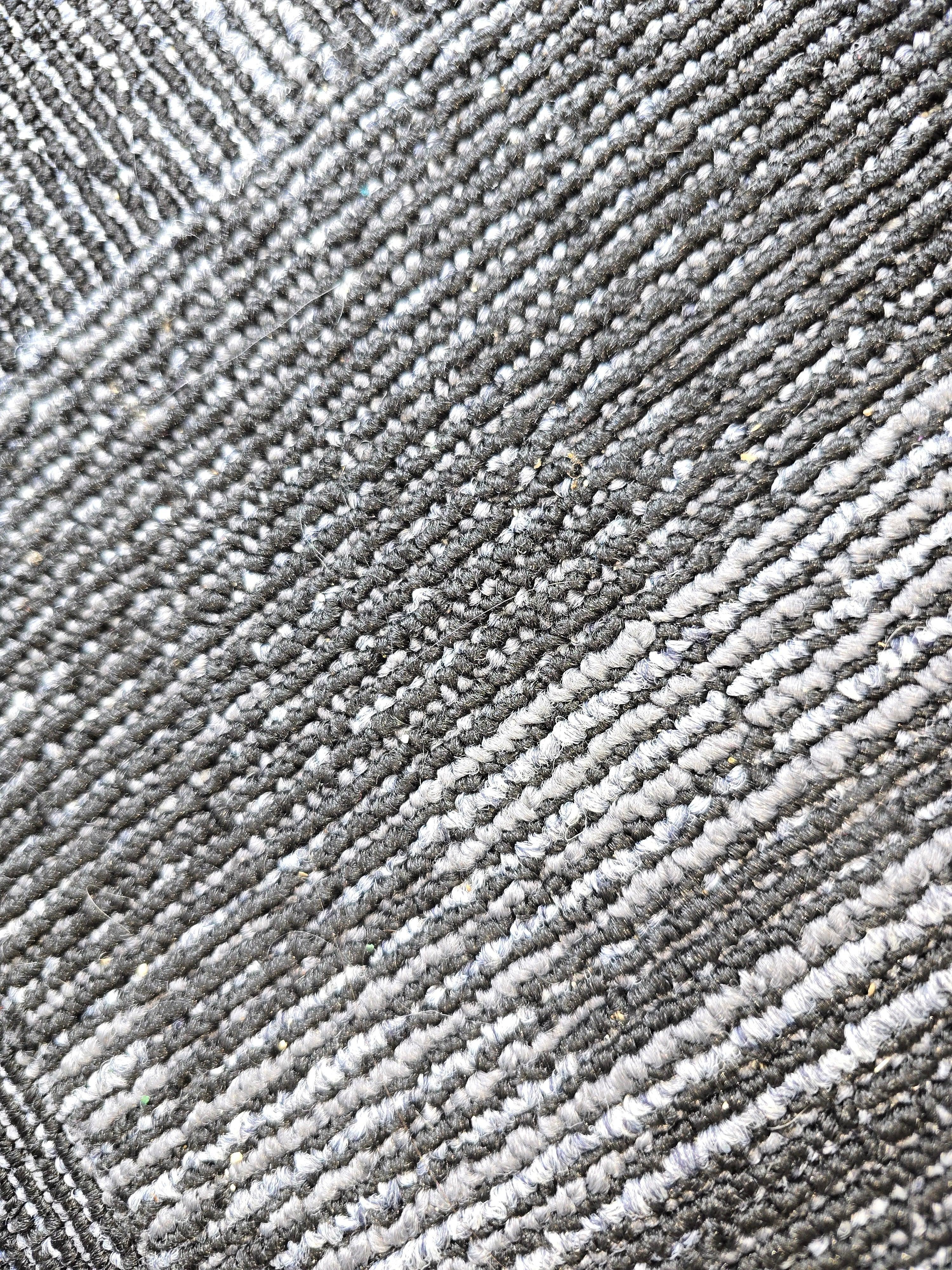 Zoom in close you'll see the and eggs. 