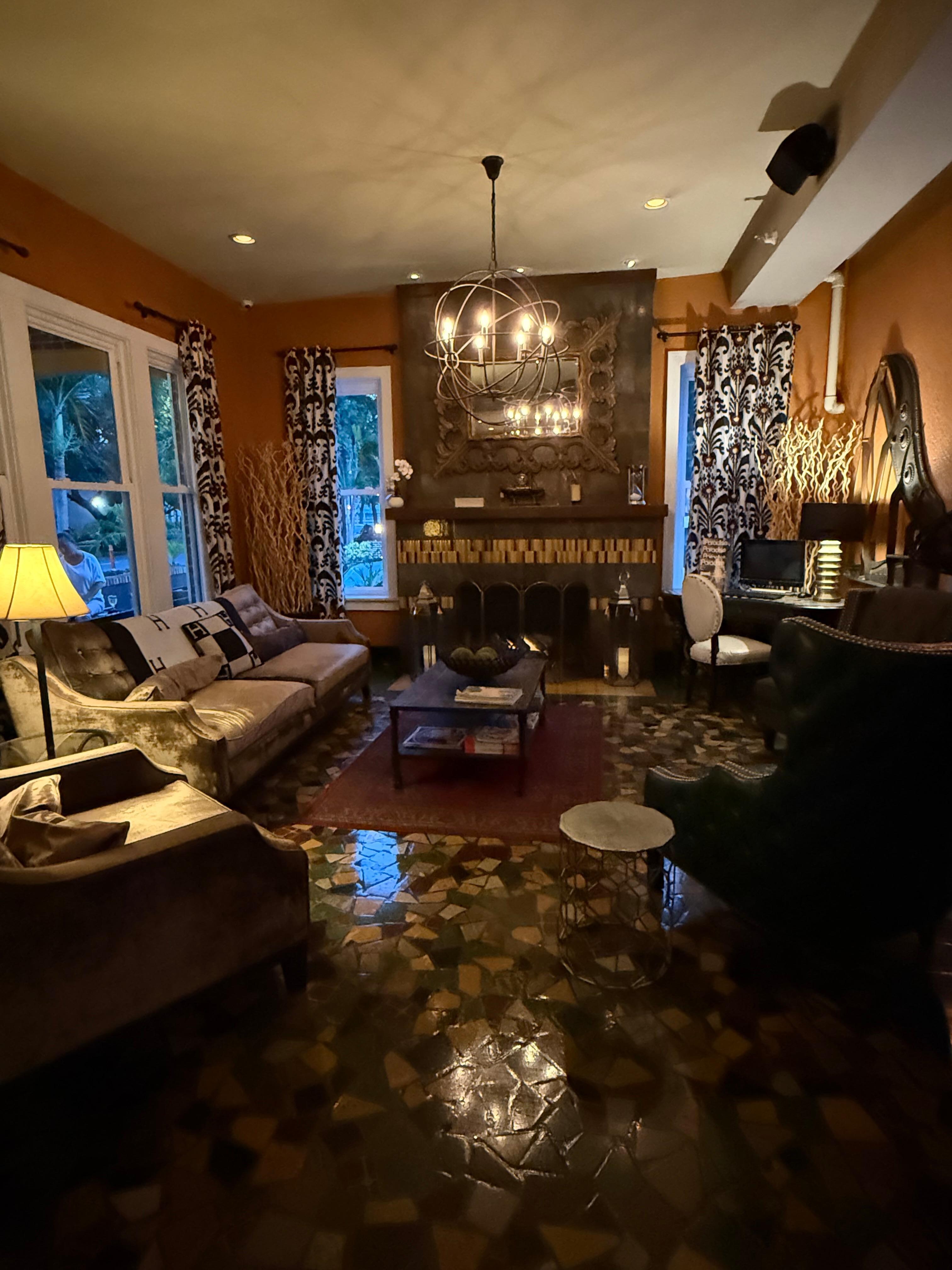 Hollander Lobby 