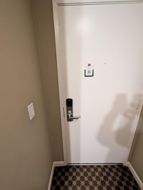 No safety lock