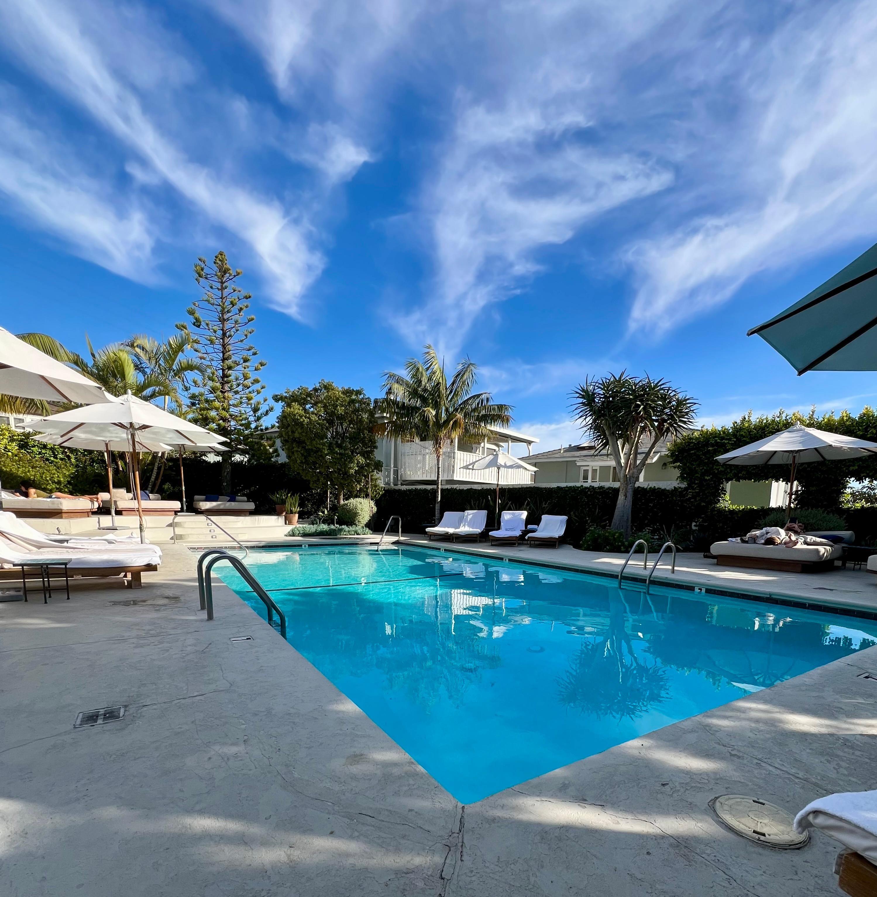 Attractive pool area