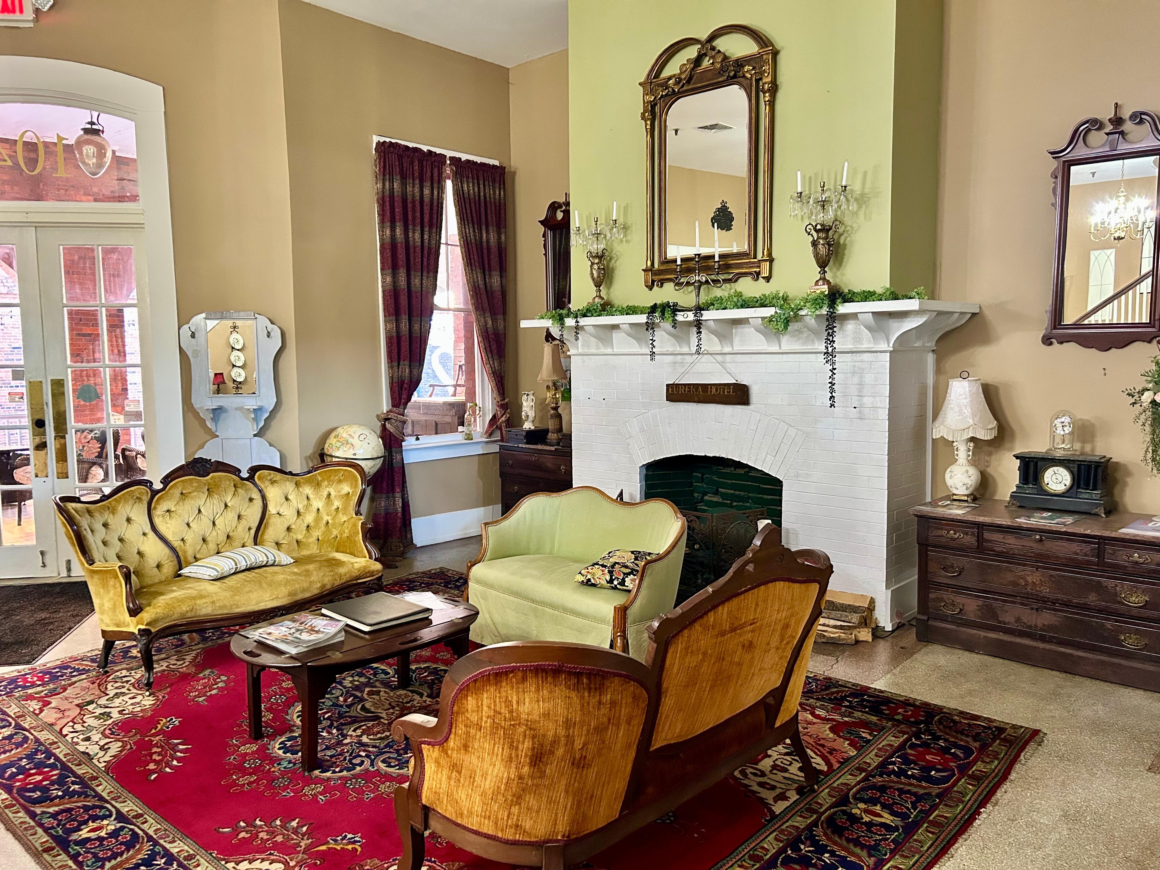 1st floor sitting area 