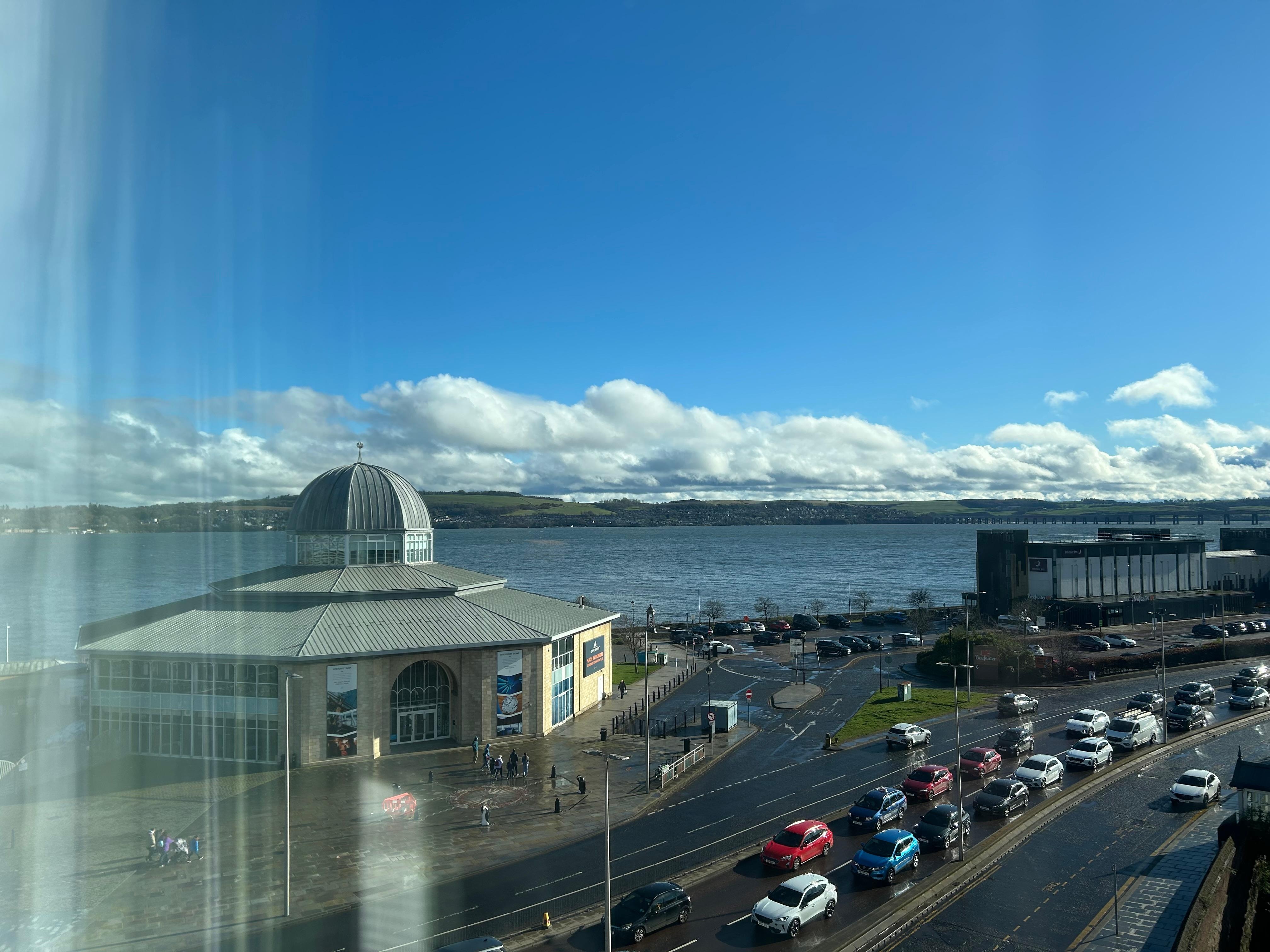 We were here to do the Discovery mast climb which was brilliant and the staff went above and beyond to give us a river view. We could see the Discovery ship from our room 😊. 