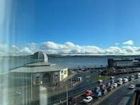 We were here to do the Discovery mast climb which was brilliant and the staff went above and beyond to give us a river view. We could see the Discovery ship from our room 😊.
