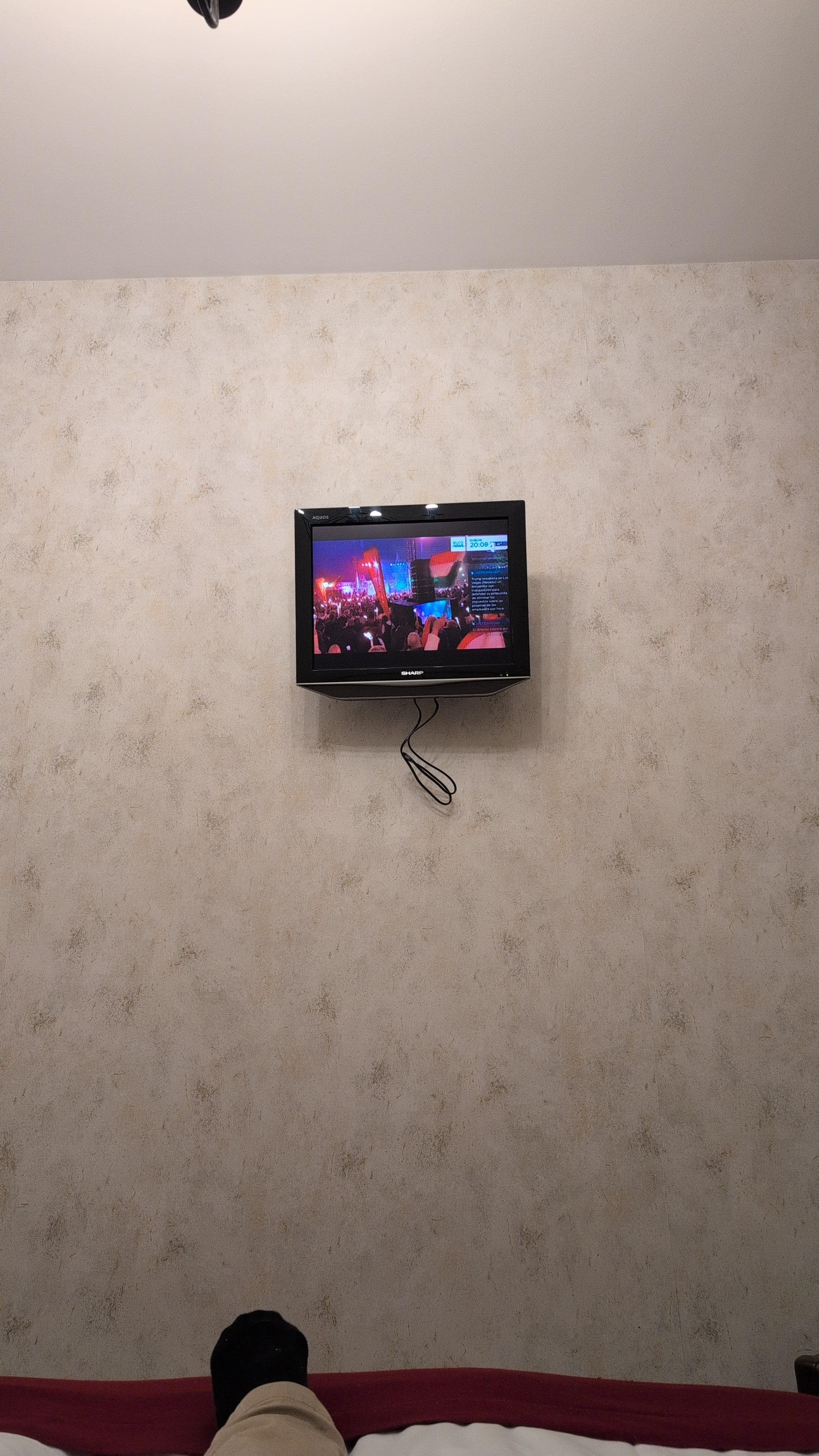 Televisio aika pieni