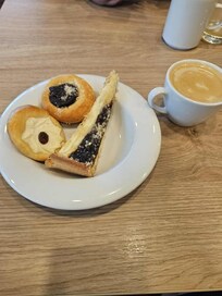 A few breakfast items.