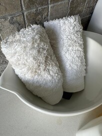 Make-up/dirt stains of the two facecloths on my arrival