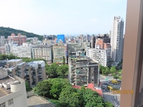 この画面の右下の先に「新北投駅」があります。