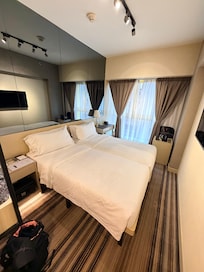 This is Superior Room with twin bed. Good size.
