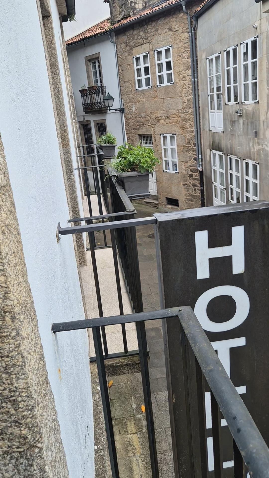 Varanda com vista para a rua