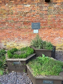Herb garden-available to use.