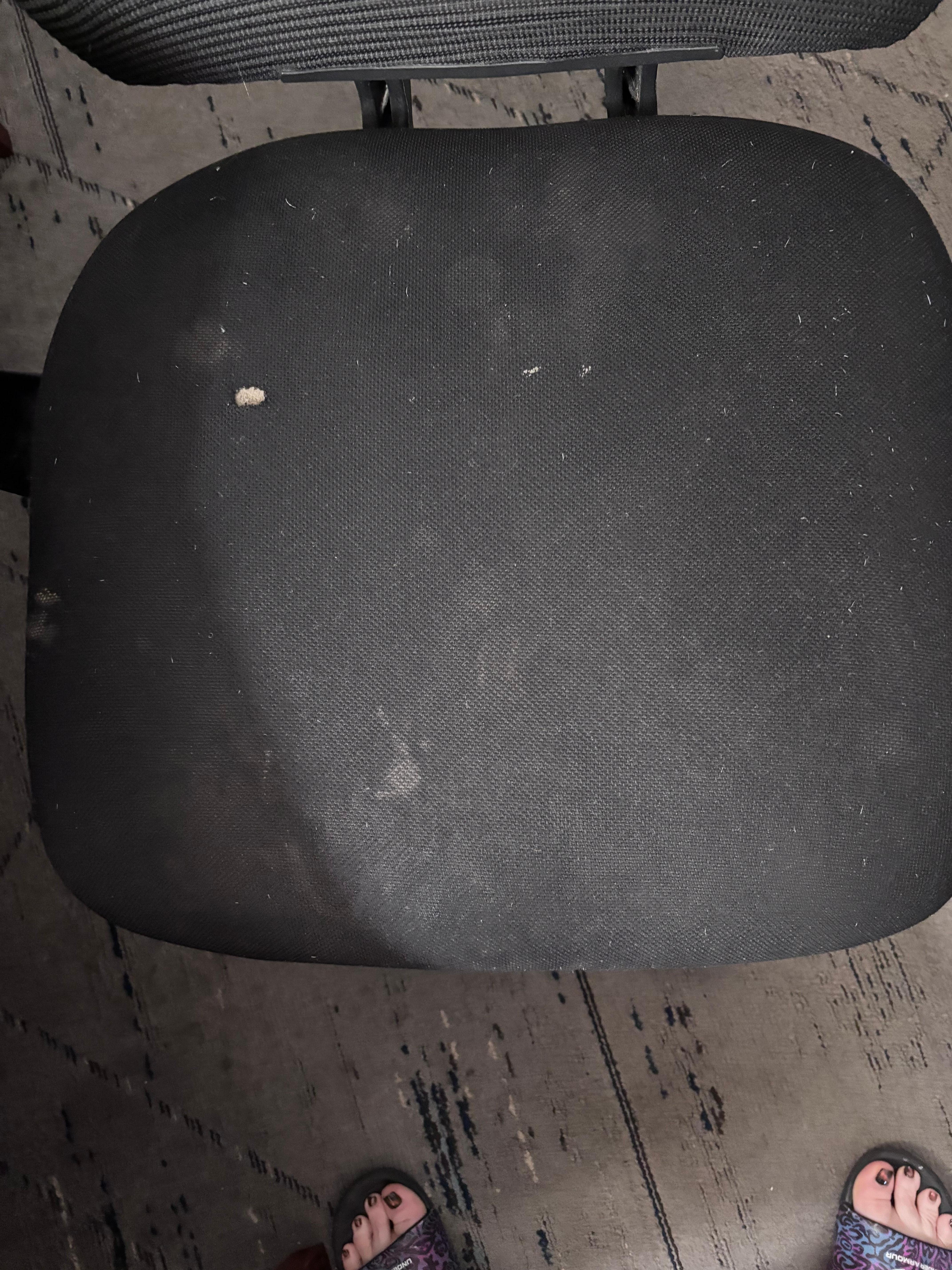 This was the disgusting ‘office chair’ in the room. Thank Fod for towels. 