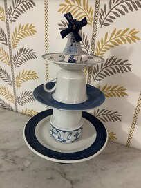 Dutch decor in hallway