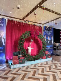 Juldekoration i entré