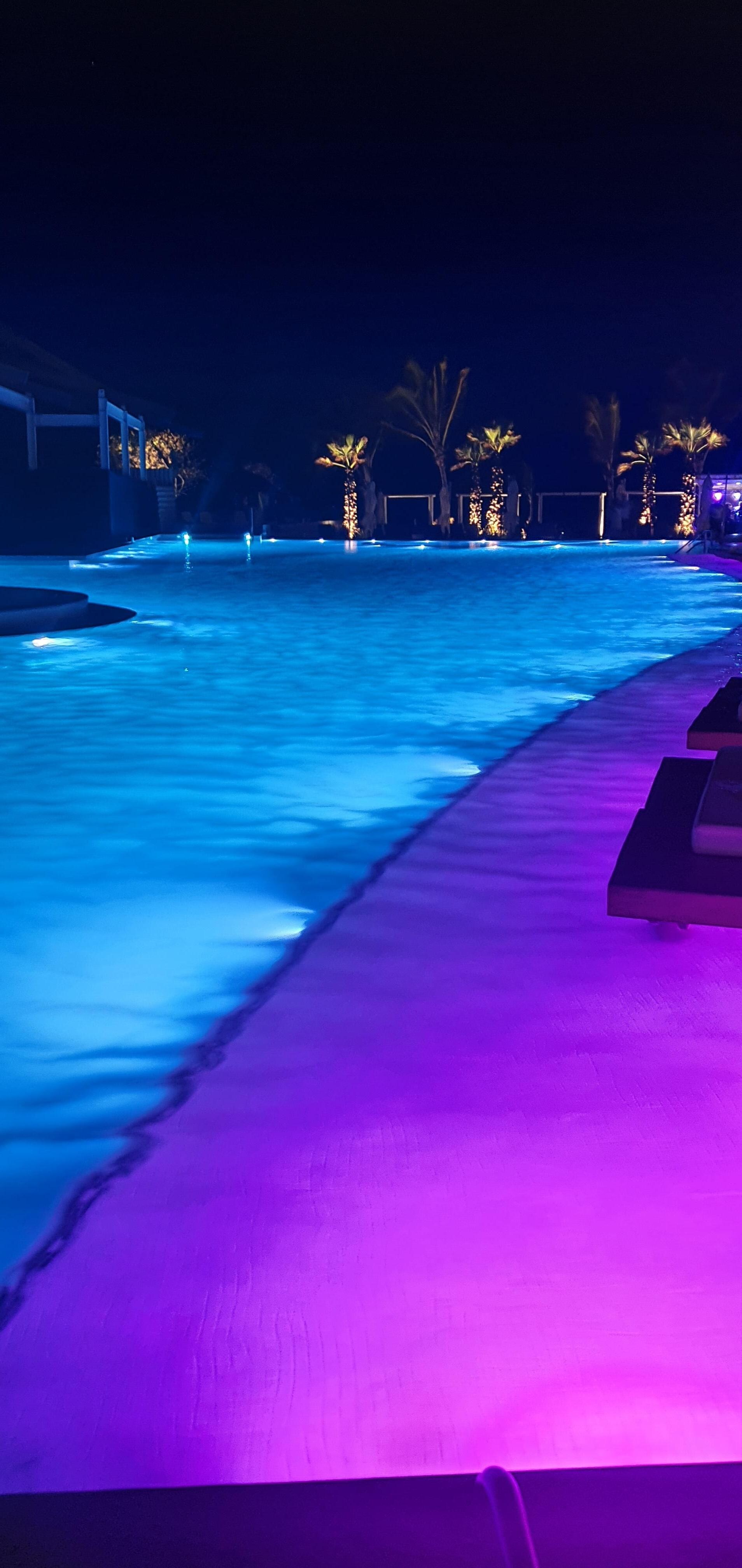 Piscina a noite