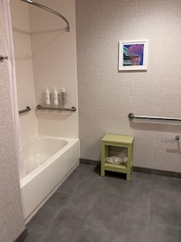 bssuc bathroom w poor shower pressure