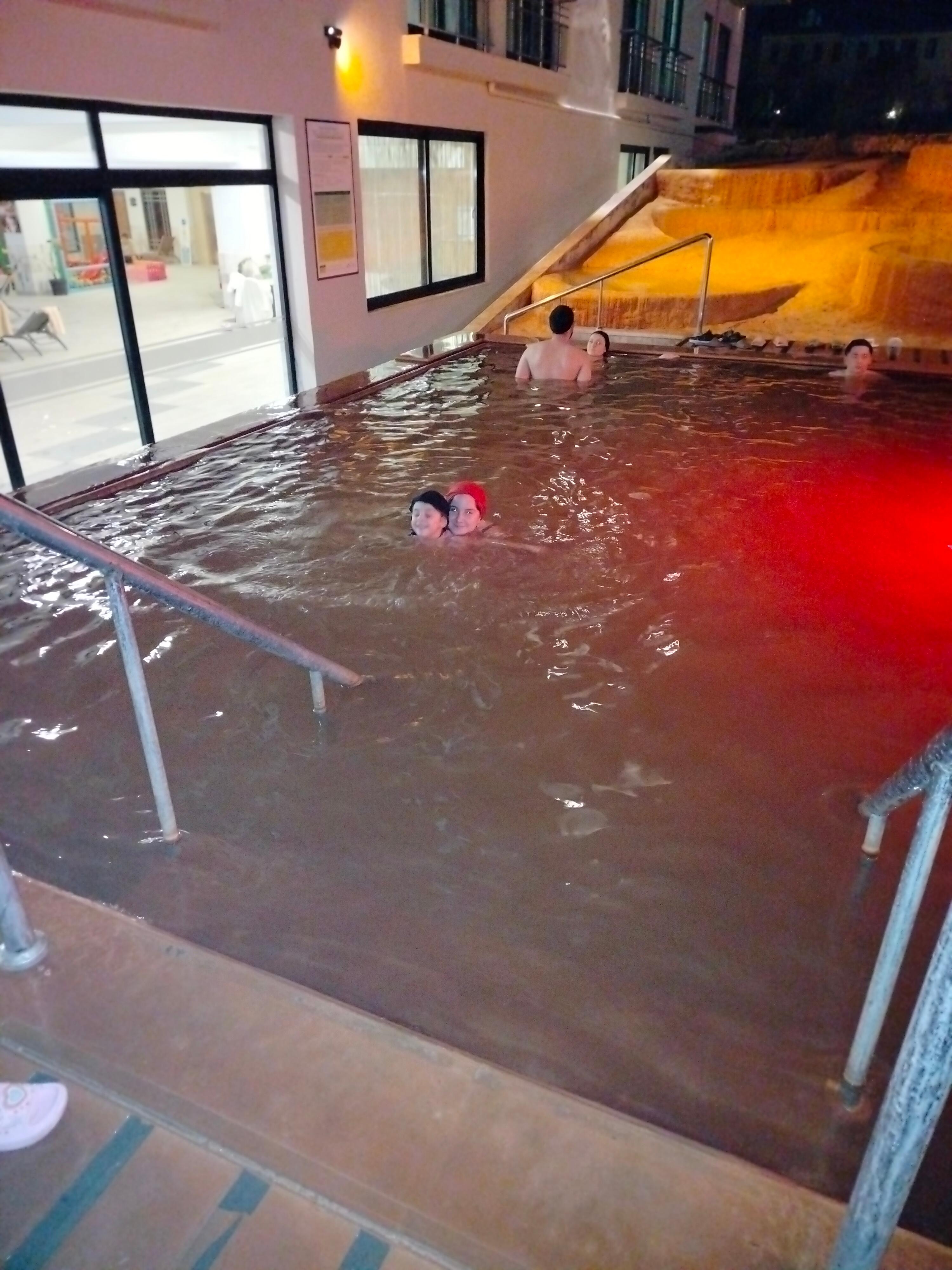 Açıkta termal havuzunun olması çok iyi 