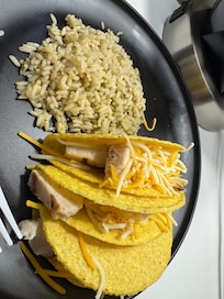 Microwave in room allowed us to cook in the icey conditions as roads were not safe