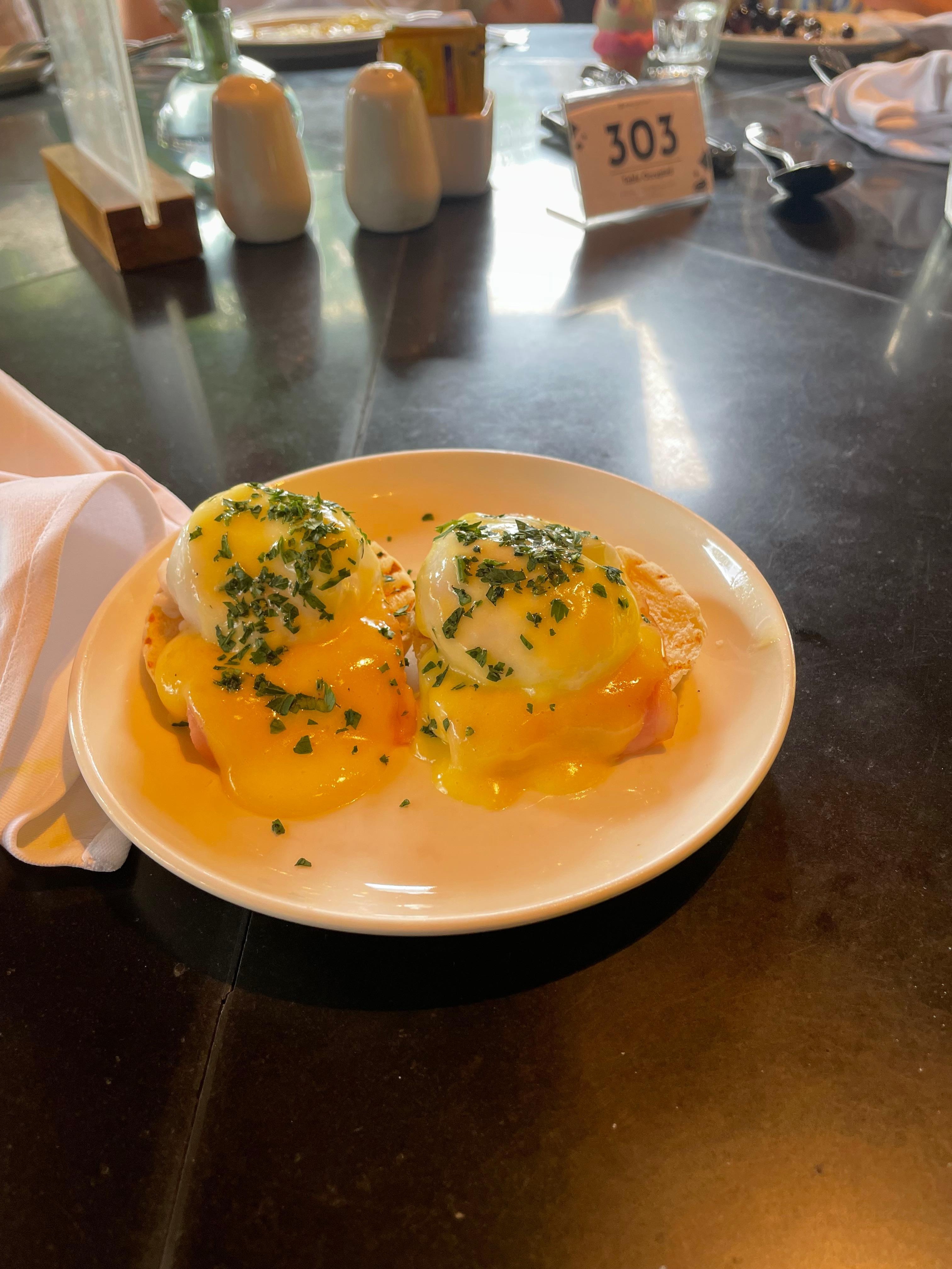 Eggs benny