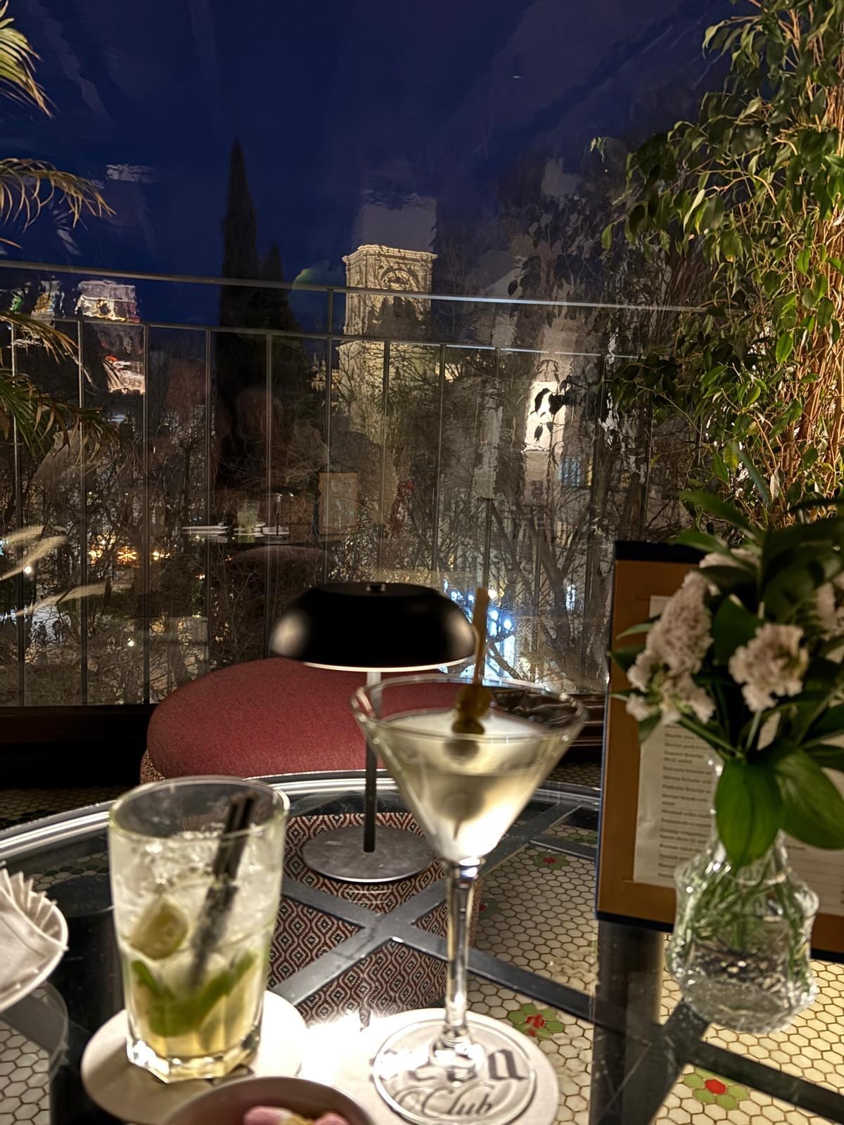 Roof top bar with view of plaza and cathedral 
