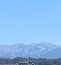 We had snow for a couple of days. You could see it on the tops of the mountains. Beautiful