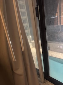Window open and don’t close