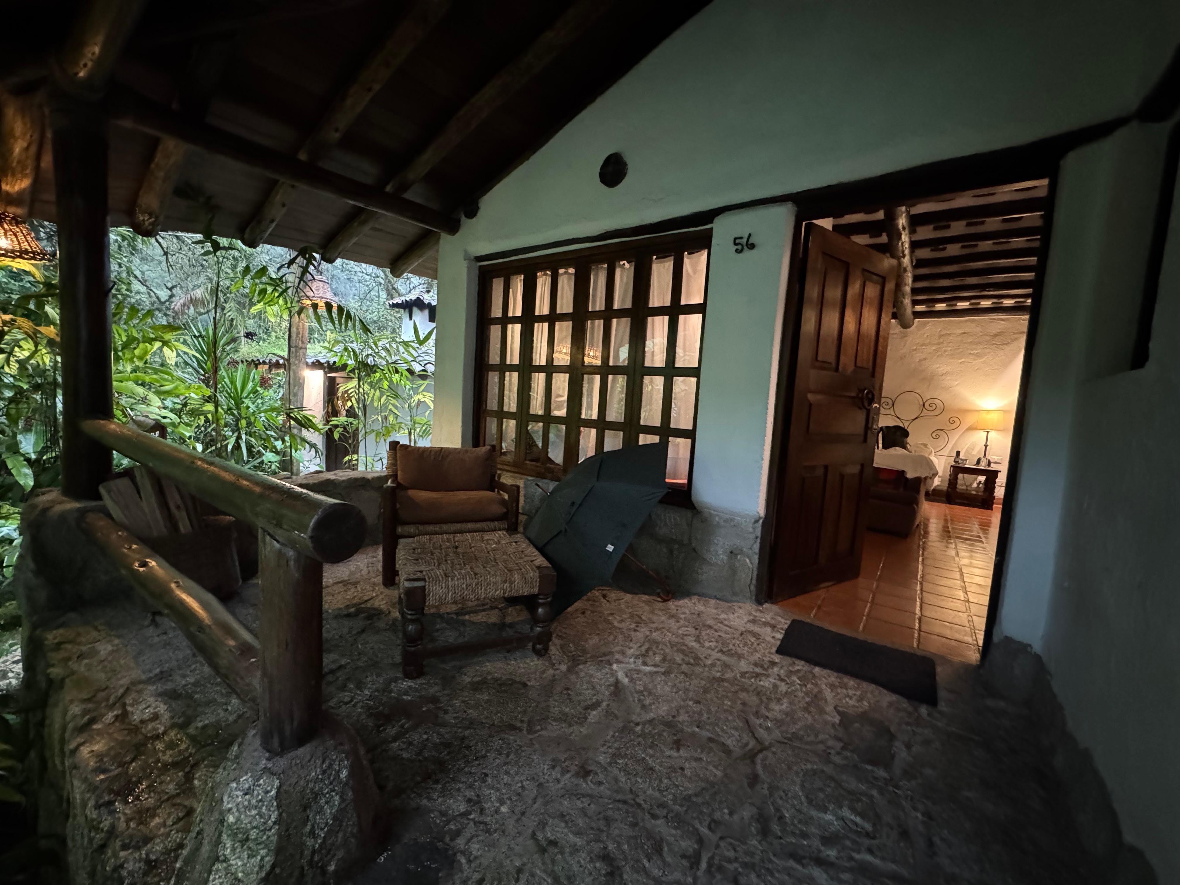 Entrada da varanda com nossa suíte ao fundo