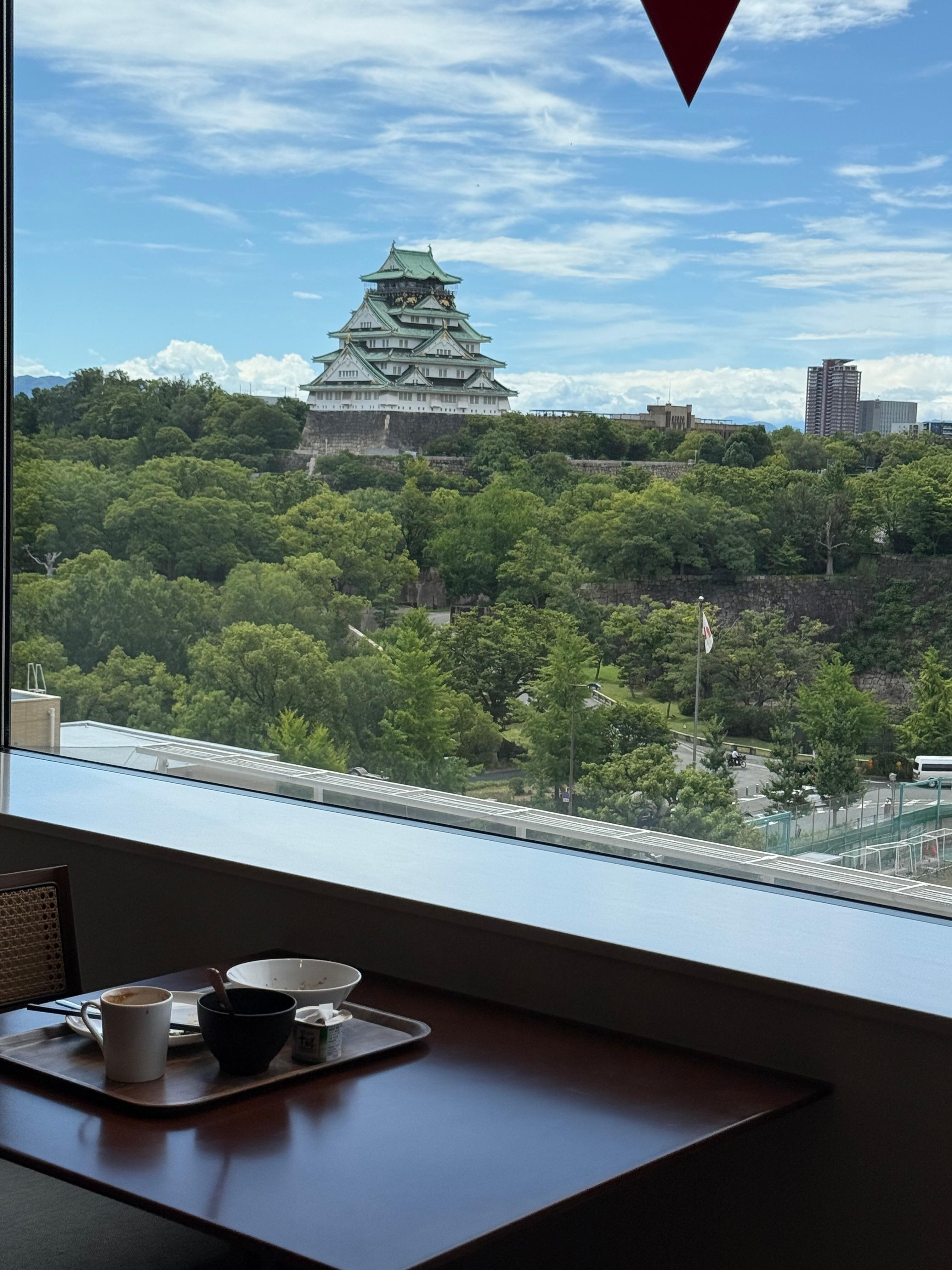 Breakfast view of osaka castle