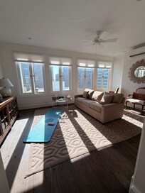 Amber suite family room, 4th floor