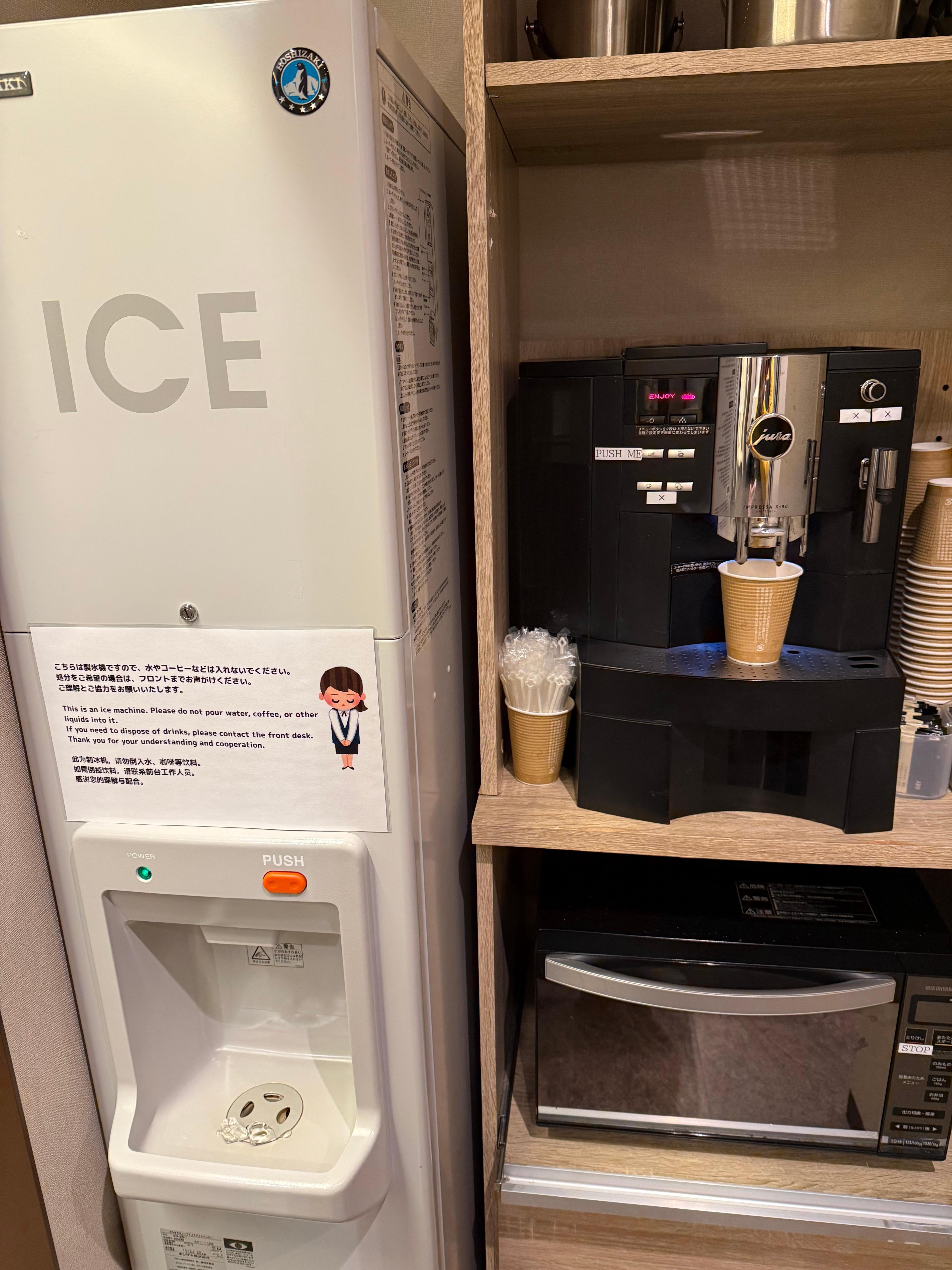 入口入ってすぐ